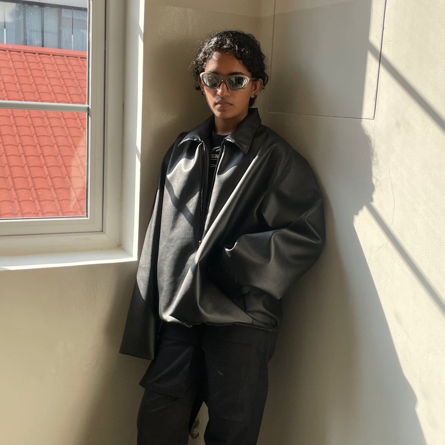 Demari Vi - Clothing and Accessories