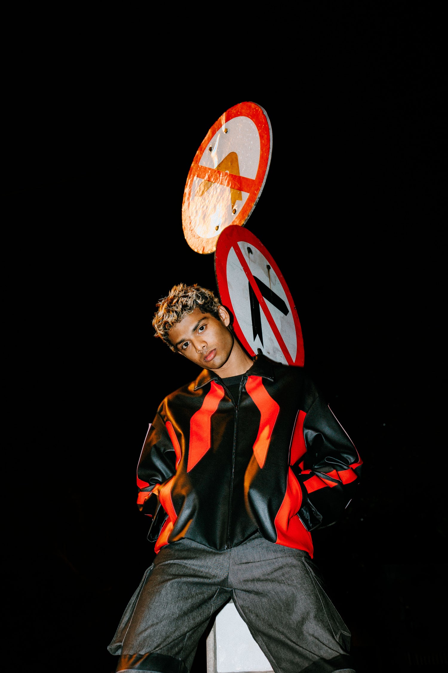 Demari Vi - Clothing and Accessories